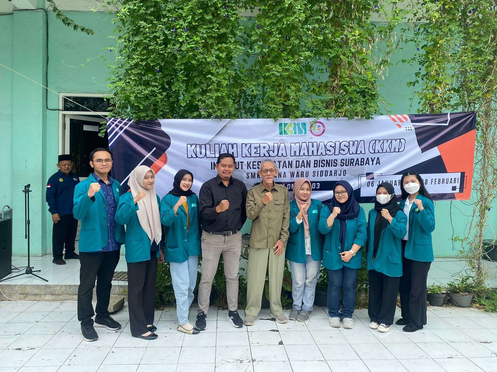 Pembukaan KKM Kelompok 3 di SMK Buana Waru - Institut Kesehatan dan Bisnis Surabaya